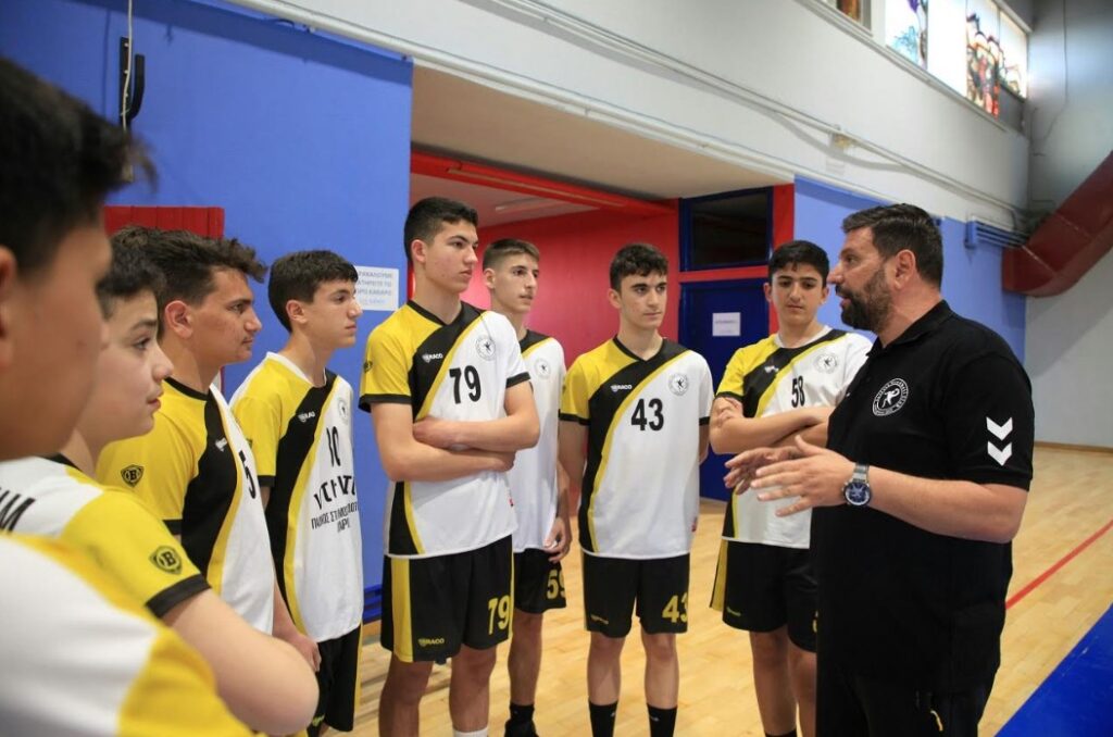 Ο ΑΟΧ ΛΑΡΙΣΑΣ ΕΙΝΑΙ ΜΙΑ ΜΕΓΑΛΗ ΚΥΨΕΛΗ ΤΟΥ ΧΑΝΤΜΠΟΛ ΣΤΗΝ ΛΑΡΙΣΑ ΜΕ ΤΟΝ ...