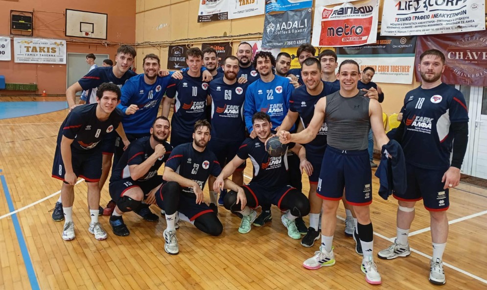 Η ΧΑΝΘ ΝΙΚΗΣΕ ΣΤΗ ΚΕΡΚΥΡΑ ΤΟΝ ΦΑΙΑΚΑ 35-28 ΠΑΡΑΜΕΝΟΝΤΑΣ ΣΤΗΝ ΚΟΡΥΦΗ ΤΗΣ ...
